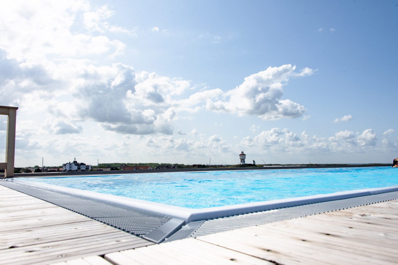 freistehender Rooftop-Pool | Veltmann Fertigschwimmbecken